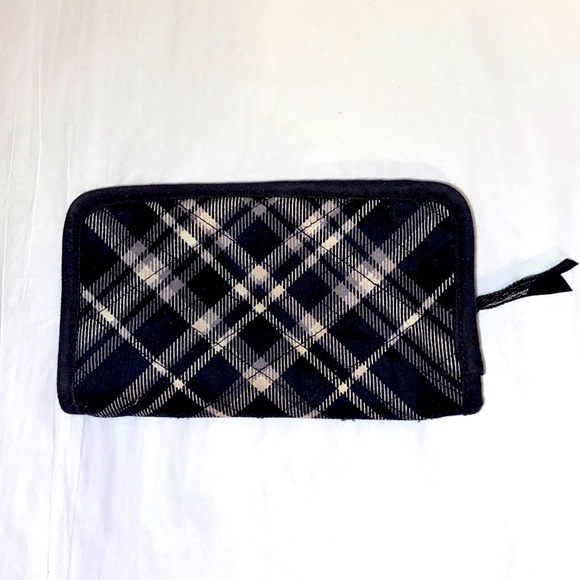 thirty-one | Bags | Thirtyone Wallet Pick Me Plaid Black And White ...